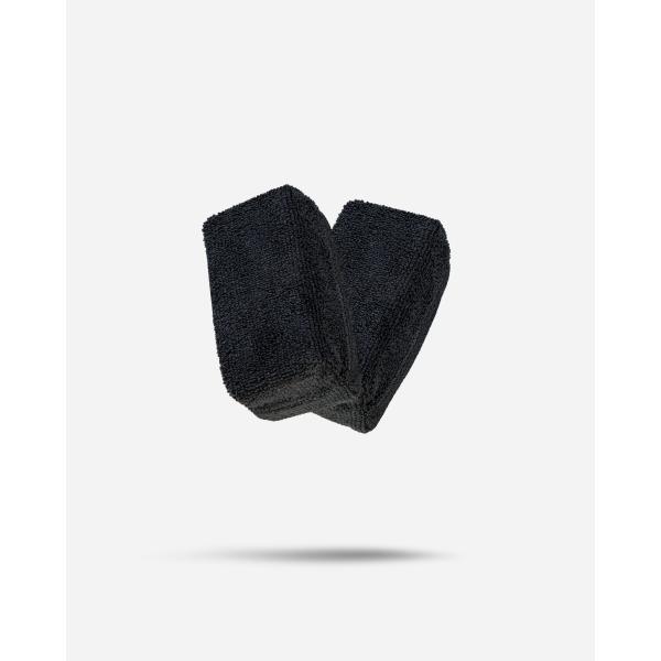 セラミックコーティング剤を塗布する際に使用します。コーティング剤の影響で水分を吸収しなくなりますので1度使用すると廃棄してください。1台全体に施工する場合最低3個位は必要です。その他細かい部分を磨く際にコンパウンドを使用するアプリケーターと...