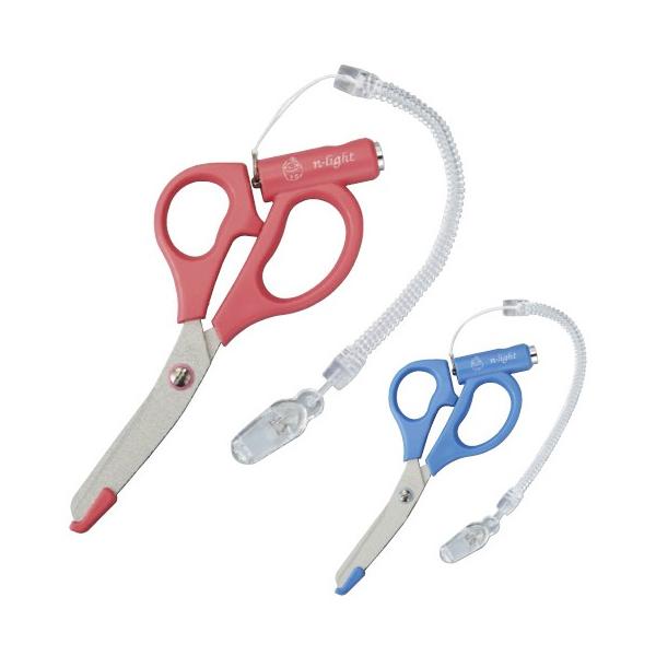 【カタログあり】【お見積もりOK】★13%OFF★●LEDライトとのびるストラップ付。●フッ素コートされた刃はテープの糊がつきにくく、ラクに切れます。●サイズ：全長＝165mm、刃渡り＝50mm●材質：刃材＝ステンレス、ハンドル・先端部＝A...