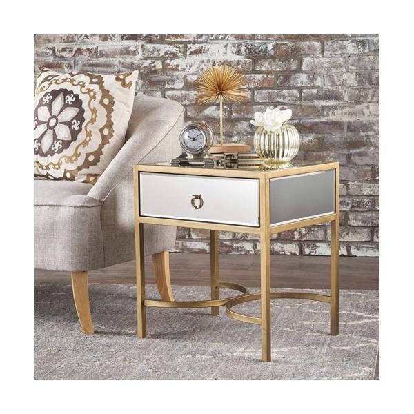 アメリカ発、おしゃれでゴージャス感溢れるミラー仕上げのサイドテーブルです。リビング、ベットルームなどにお勧め。お部屋のアクセントにもなります。鏡のテーブルでお部屋がおしゃれで華やかに。カラー：クリア/ゴールド＊ブラウザ上と実際のカラーは若干...