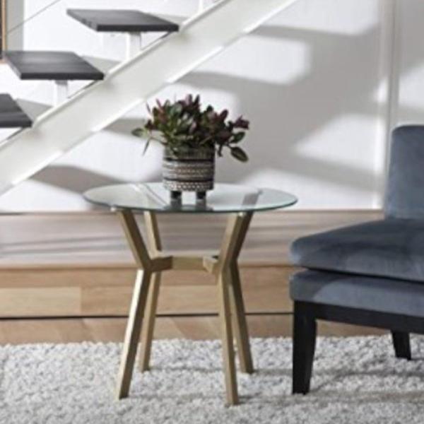 エンドテーブル サイドテーブル ラウンド ガラストップ Gold おしゃれなサイドテーブルでお部屋に華やかなアクセントを Studio Designs Home Archtech Modern 24" Round End/Side Tabl...