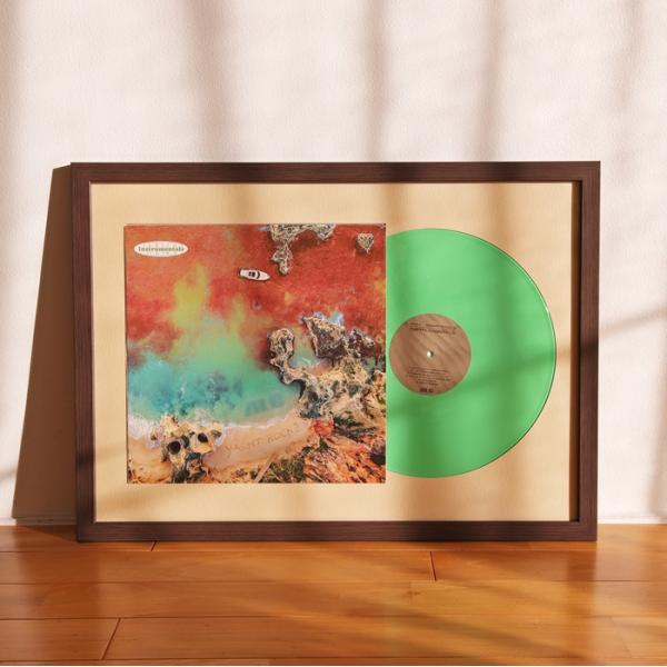 【外寸】631mm×457mm【内寸】585mm×411mm【裏面開口部】596mm×422mm【フレーム部】15mm厚×23mm巾 対応サイズ：アナログレコード（LP盤・１２インチ）ジャケットサイズ（315mm×315mm）重さ：約2kg...