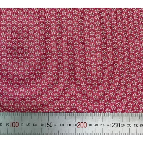 カットされているので、巾着やパッチワークなどの小物作りに最適！！レーヨン100％ですので、水に濡れると縮みます。お洗濯をされる場合はドライクリーニングでお願い致します。サイズ：約32×34cm素　材：レーヨン100％写真では多少色味が異なる...