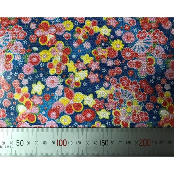 廃盤商品の為半額セール実施中です！！在庫無くなり次第終了です。カットされているので、巾着やパッチワークなどの小物作りに最適！！レーヨン100％ですので、水に濡れると縮みます。お洗濯をされる場合はドライクリーニングでお願い致します。サイズ：約...