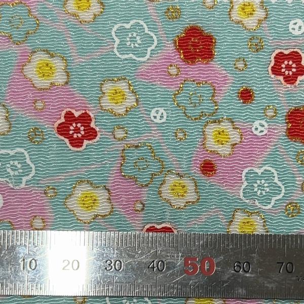 数量1で1mです。折りたたんでの発送です。6mは1反です。6m以上ご注文の場合は1反と残りのmになります。巾着やパッチワークなどの小物作りに最適！！レーヨン100％ですので、水に濡れると縮みます。お洗濯をされる場合はドライクリーニングでお願...