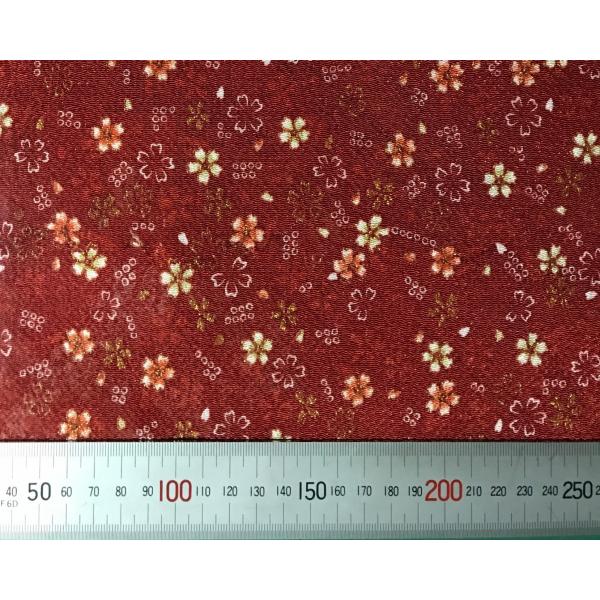 カットされているので、巾着やパッチワークなどの小物作りに最適！！レーヨン100％ですので、水に濡れると縮みます。お洗濯をされる場合はドライクリーニングでお願い致します。サイズ：約32×34cm素　材：レーヨン100％写真では多少色味が異なる...