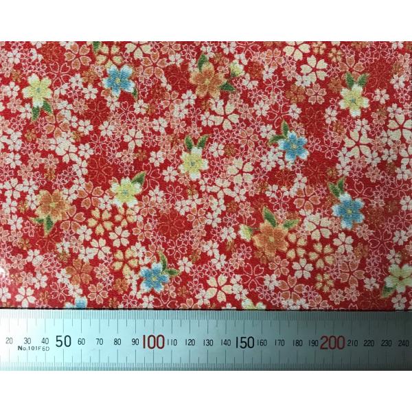 カットされているので、巾着やパッチワークなどの小物作りに最適！！レーヨン100％ですので、水に濡れると縮みます。お洗濯をされる場合はドライクリーニングでお願い致します。サイズ：約32×34cm素　材：レーヨン100％写真では多少色味が異なる...
