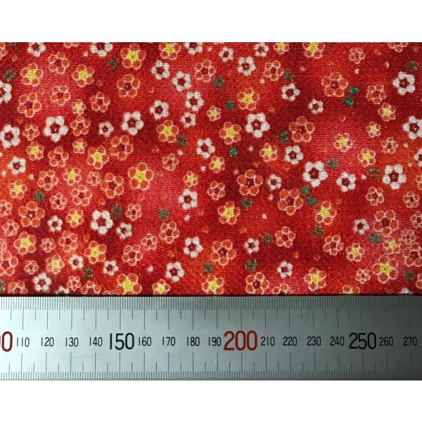 カットされているので、巾着やパッチワークなどの小物作りに最適！！レーヨン100％ですので、水に濡れると縮みます。お洗濯をされる場合はドライクリーニングでお願い致します。サイズ：約32×34cm素　材：レーヨン100％写真では多少色味が異なる...