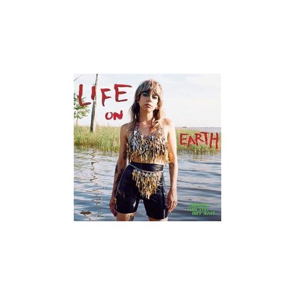 【発売日：2022年03月18日】種別:CD 【輸入盤】 洋楽フォーク/カントリー 発売日:2022/03/18 登録日:2021/11/19 ハレイ・フォー・ザ・リフ・ラフ ライフ・オン・アース 内容:1. WOLVES2. PIERCE...