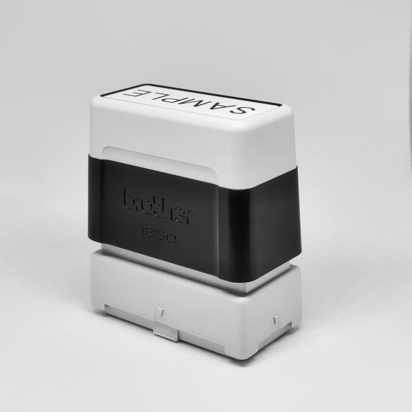 ■商品説明ビジネスに最適なブラザー純正スタンプです。最大5行まで文字を入れれます。最低３行以上でご注文をお願いします。３行未満の場合ご注文をキャンセルさせていただく場合がございます。レイアウト横書き。有効印面サイズ1.59cmx4.78cm...