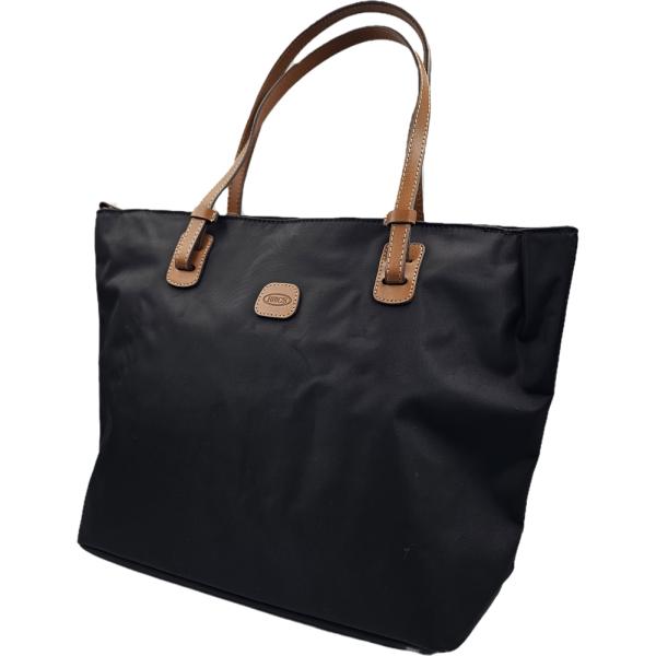 サイズ：32x29x16cmカラー：ブラック付属品：タグ状態：新品未使用品、保管上の微細なスレ等はご了承ください。ブリックスは、1952年マリオ・ブリッコラにより、イタリア・ミラノ北部コモ湖にほど近いオルジャーテ・コマステで創業されました。...