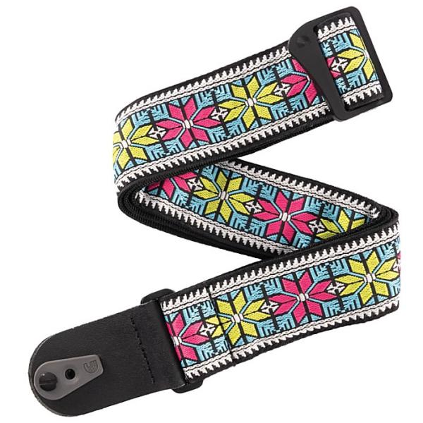 パッドロックストラップは、独自のアレンジを加えてストラップにラバーパーツを取り付けています。ストラップを装着し、ゴム製のタブをエンドピンに引っ掛けるだけで利便性と安全性を得ることが可能です。幅：50mm　長さ：約 89cm〜151cm