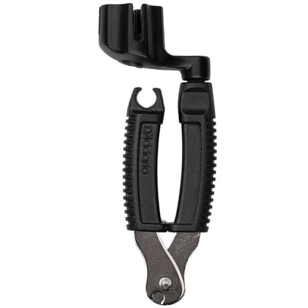 プロワインダーは通常のペグワインダーとはちがい、ピンプラー、ストリングクリッパーまで装備しています。究極の弦交換ツールといえるでしょう。