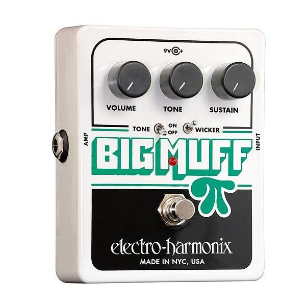 Big Muff Pi with Tone Wickerは、オリジナルのBig Muffを踏襲しつつも、スイッチを切り替えることで新しいトーンの可能性を創造するものになっています。WickerスイッチをONにすると、3段高域フィルターにより...