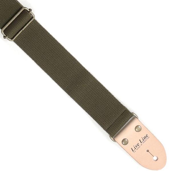 アクリルとコットンを混合したAC素材を採用したシンプルで直ぐ馴染むストラップ。ナイロンストラップに代わるニュースタンダードです。耐久性と品質を兼ね備えながらもコストパフォーマンスに優れた、信頼の日本製です。長さ：78〜135cm