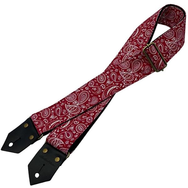 一見定番的なペイズリーに見えますが実は音符や音楽記号が盛り込まれた、ギターストラップの為に考えられたようなコダワリのデザイン。色調にもこだわり、ヴィンテージ調の色褪せた雰囲気を持たせました。粗めの織りによる生地感と独特な色合いでかつてないペ...