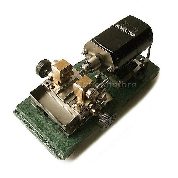 静音、高性能モーターのパール穴開機です。淡水から南洋真珠までのパールをはじめ、珊瑚、琥珀などの宝石や、金、銀、銅などの金属まで加工可能です。 ・珠チャック９種類、直径3mm-25mmまで加工可能・穴サイズ 0.5-1.2mm・作業に便利なフ...