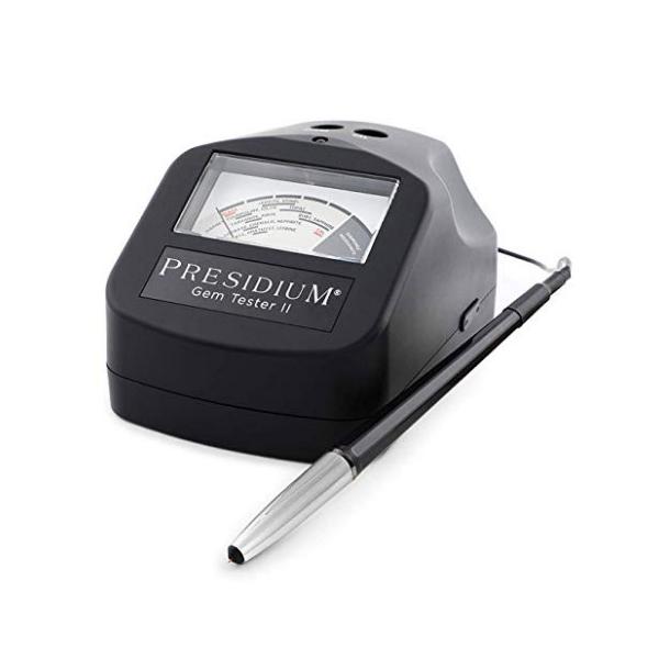 信頼の高さでプロに愛用されるPRESIDIUM社のマルチジェムテスターです。 熱伝導率を利用した確実な測定方法を採用、 宝石にプローブを当て、目盛りを読み取るだけの簡単測定で、 サファイヤとタンザナイト、ルビーとスピネルなど、類似石を判定し...