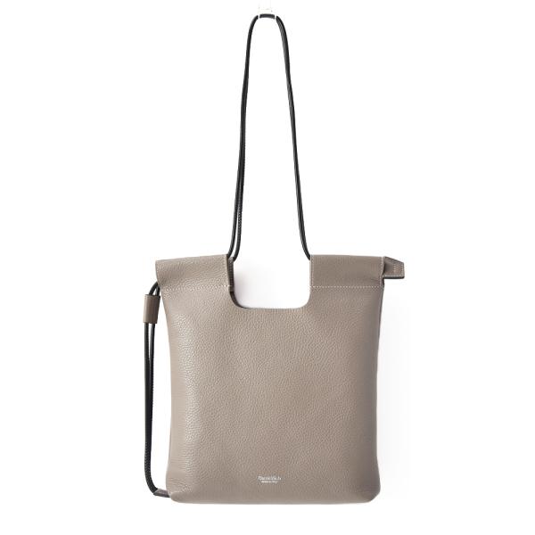 ブランド:Daniel&amp;Bob (ダニエル&amp;ボブ)品番:DAB-U517-25-53 MINI IPER-25カラー:91 TAUPE(GRAYISH BEIGE)サイズ:ONE素材:牛革 革ひも:合成皮革当店が取り扱いして...