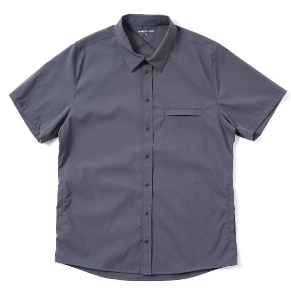 ブランド:POUTNIK THE URBAN TRAVELER BY TILAK (ポートニック ジ アーバントラベラー バイ ティラック)品番: KNIGHT SHIRTS S/Sカラー:EBONY GRAYサイズ:XS / S / M ...