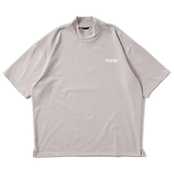 ブランド:TFW49(ティーエフダブリュー49)品番:T102520001カラー:BEIGEサイズ:S / M / L / XL / XXL素材:表地 ポリエステル80% 複合繊維(ポリエステル)20%　裏地(衿) ポリエステル100%当店...