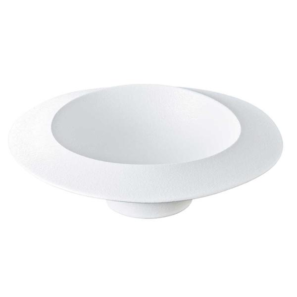 〜中鉢〜口の広がりや深さ、高台付きなど、様々な形状から用途に合わせてお選びください。サイズ: 直径20.5×高さ 6.5cm生産:日本製強化磁器※ご注文に関する注意事項※陶器の性質上、窯の温度や湿度や釉薬のかかり具合によって色やサイズなど写...