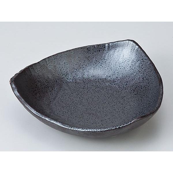 当店と同じ地元の卸商社から直接仕入れる和の器。料理屋さんや旅館などで使用されている本格的なプロ用食器を、ご家庭に格安価格でご提供いたします。季節の器、彩りの器で、食卓をもっとすてきに。〜中鉢〜シンプルでモダンなものから、純和風の豪華な色柄の...