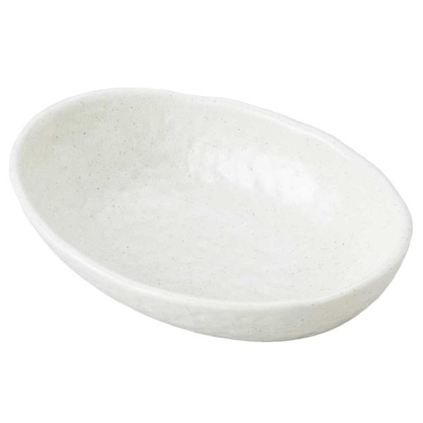 〜中鉢〜口の広がりや深さ、高台付きなど、様々な形状から用途に合わせてお選びください。サイズ: 15.7×10.8×高さ 3.8cm生産:日本製※ご注文に関する注意事項※陶器の性質上、窯の温度や湿度や釉薬のかかり具合によって色やサイズなど写真...