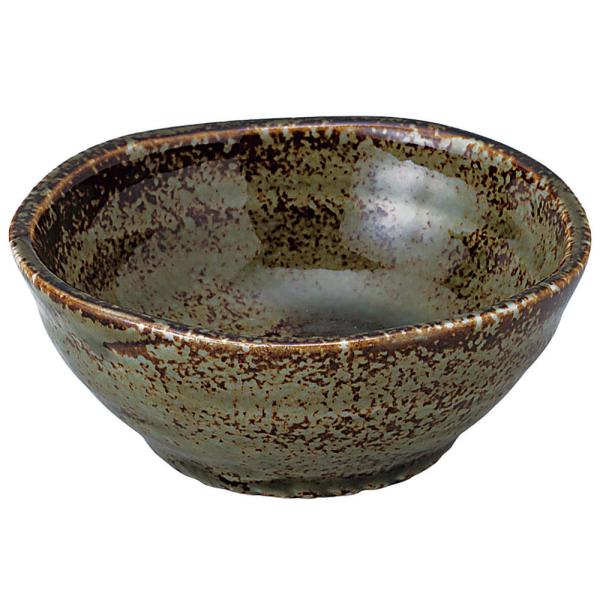 小鉢よりもだいぶ小さいミニ鉢です。酒の肴の珍味入れや、定食屋さんのお新香皿、刺身の醤油皿に、ネギ、柚子胡椒などの薬味入れなどなど。普段でも結構使うあなどれないサイズです。サイズ: 直径 7.7x高さ 3.1cm生産:日本磁器こちらは協同組合...