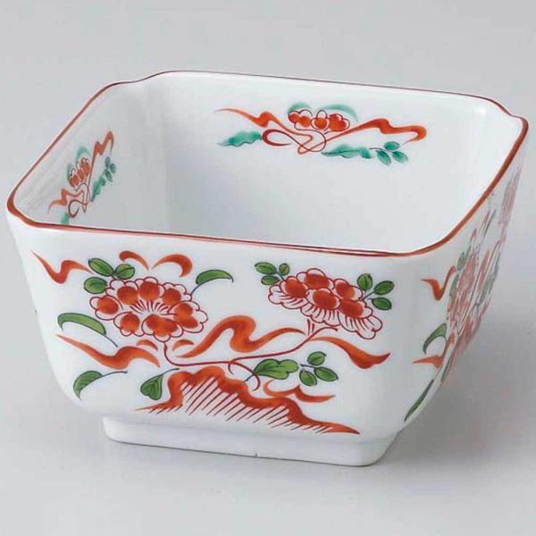 食卓で一工夫アクセントのある小鉢。小さめが故にどんなシーンにも合う個性ある器を。サイズ: 9.5x9.5x5.5cm生産:日本製こちらの商品は協同組合からの取り寄せ品となります。そのため、在庫有りとなっていても在庫約束するものではありません...