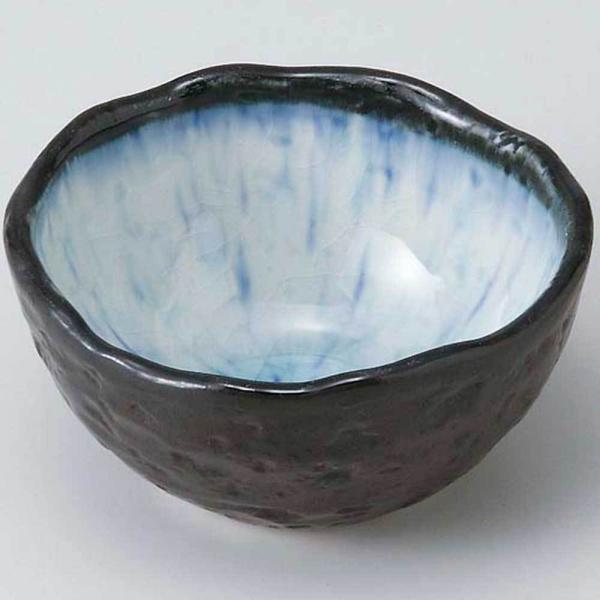 食卓で一工夫アクセントのある小鉢。小さめが故にどんなシーンにも合う個性ある器を。サイズ: 直径10x高さ5cm生産:日本製こちらの商品は協同組合からの取り寄せ品となります。そのため、在庫有りとなっていても在庫約束するものではありません。業務...