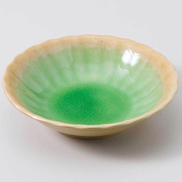 食卓で一工夫アクセントのある小鉢。小さめが故にどんなシーンにも合う個性ある器を。サイズ: 直径11.2x高さ3.5cm生産:日本製こちらの商品は協同組合からの取り寄せ品となります。そのため、在庫有りとなっていても在庫約束するものではありませ...