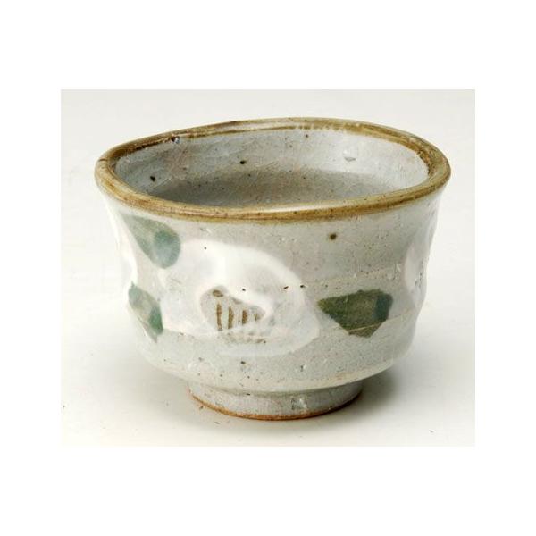 お酒がぐんと美味しくなる、陶器製のぐい呑みです。温かみのある瀬戸焼の風情をお楽しみ下さい。サイズ: φ7×H5cm生産:国内 瀬戸焼陶器