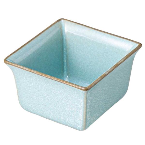 小鉢よりも小さい器に小付やミニ鉢などがございます。醤油皿、珍味鉢など、小さくても食卓を彩る器です。サイズ: 7×7×高さ 4.9cm生産:日本製※ご注文に関する注意事項※陶器の性質上、窯の温度や湿度や釉薬のかかり具合によって色やサイズなど写...