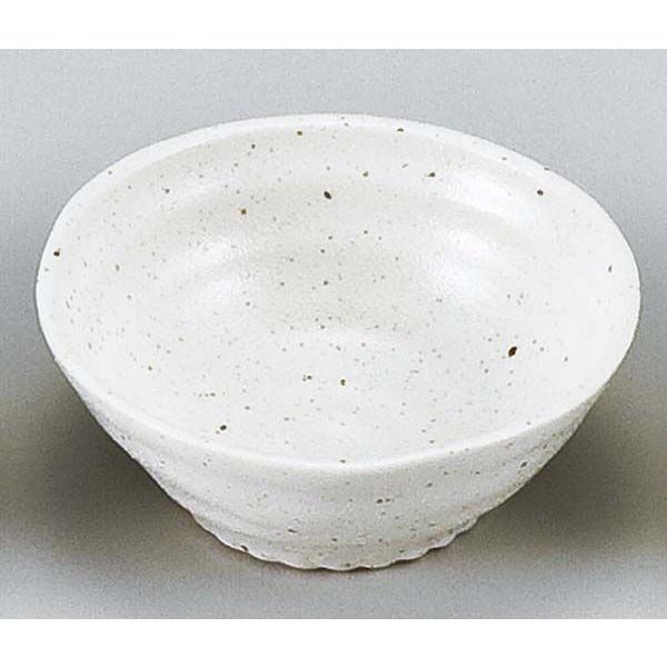 小付。それは小鉢よりも少し小さめ、珍味鉢よりも少し大きめ…というサイズです。酒の肴の珍味入れや、定食屋さんのメイン横の切り干し大根・もずくなど副食用など小鉢にしちゃうと料理が貧相に見えるような一品料理に使います。サイズ: 直径 9x高さ 3...