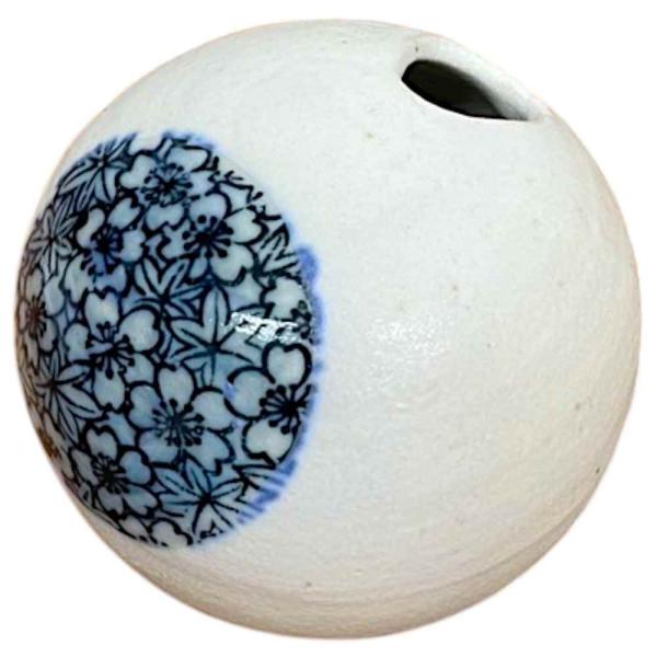 当店と同じ地元の卸商社から直接仕入れる花瓶。玄関や床の間にちょこっと飾ってみてはいかがでしょうか？業務用にも家庭用にもおすすめです。サイズ: 7x高さ 6cm生産:日本こちらの商品は協同組合からの取り寄せ品となります。そのため、在庫有りとな...