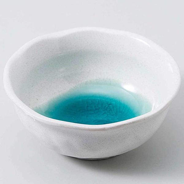 小鉢よりも小さい器に小付やミニ鉢などがございます。醤油皿、珍味鉢など、小さくても食卓を彩る器です。サイズ: 直径9.8x高さ4.3cm生産:日本製こちらの商品は協同組合からの取り寄せ品となります。そのため、在庫有りとなっていても在庫約束する...