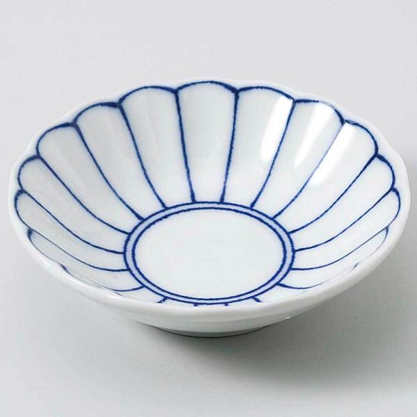 小鉢よりも小さい器に小付やミニ鉢などがございます。醤油皿、珍味鉢など、小さくても食卓を彩る器です。サイズ: 直径10x高さ2.9cm生産:日本製こちらの商品は協同組合からの取り寄せ品となります。そのため、在庫有りとなっていても在庫約束するも...