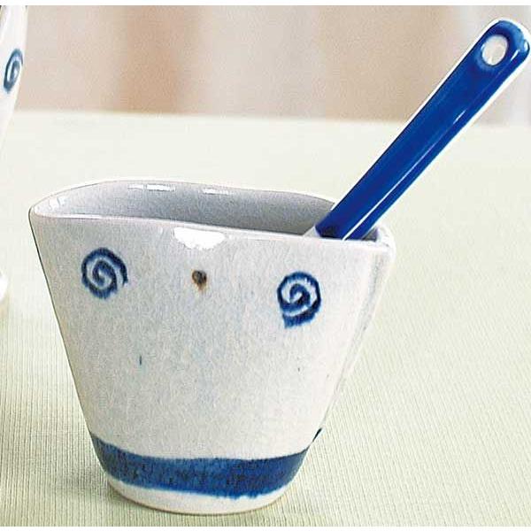 主張しすぎない渦巻き模様。これが本当の「ちょうどいい！」サイズ: 高さ9.5cm生産:日本製※しゃもじは付いておりません。陶器こちらは取り寄せ品です。通常1〜4日程度で入荷されますが在庫切れの場合はお待ちいただくことになります。その場合大変...