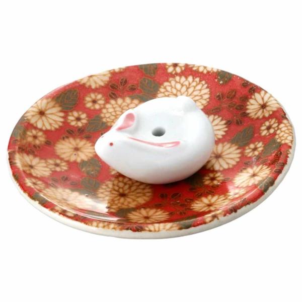 雅なお皿に真っ白なうさぎ。和のテイストを押し出した香皿、香立てです。癒やしの空間を作り上げて楽しみましょう。サイズ: 高さ2x幅4.5cm 皿寸:直径9.5cm生産:日本重さ:115gトムソン箱こちらの商品は取り寄せ品のためご注文後に完売や...