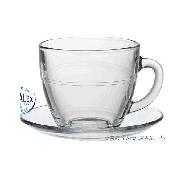丸くて可愛いジゴンのカップ＆ソーサーです！画像は黒っぽく作っていますが無色透明です。画像より実物のほうが絶対可愛いです（^^;デザイン的にも中央に筋がすっと入っているだけで非常にシンプル。ビバのティーカップのデザインがちょっと…と敬遠されて...