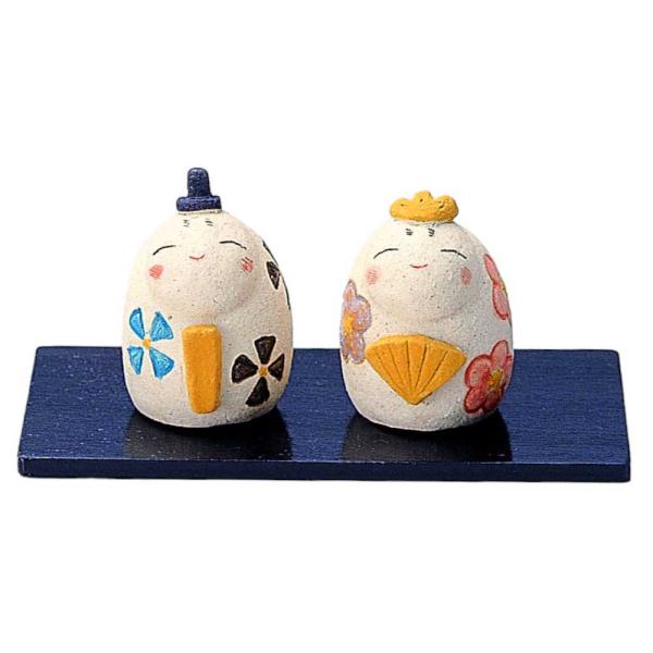 土の優しさ溢れる雛人形です。マンションやアパートなどで大きなひな壇はいらないという方、また玄関先にちょっと飾りたいという方には特にお勧めです。ご自宅用にももちろん、プレゼントとして贈り物にしても喜ばれると思います。サイズ: 高さ 男:6.3...