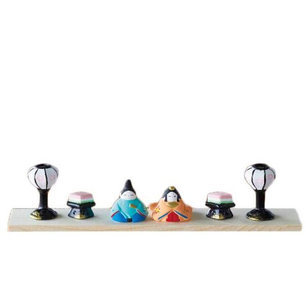 陶器の雛人形です。マンションやアパートなどにお住まいで大きな雛壇はいらないという方、また玄関先にちょっと飾りたいという方に特にお勧めです。ひな祭りの思い出はお子さんの心にずっと残ります。かわいいガラスのひな人形で、和心のある素敵な日にしてあ...