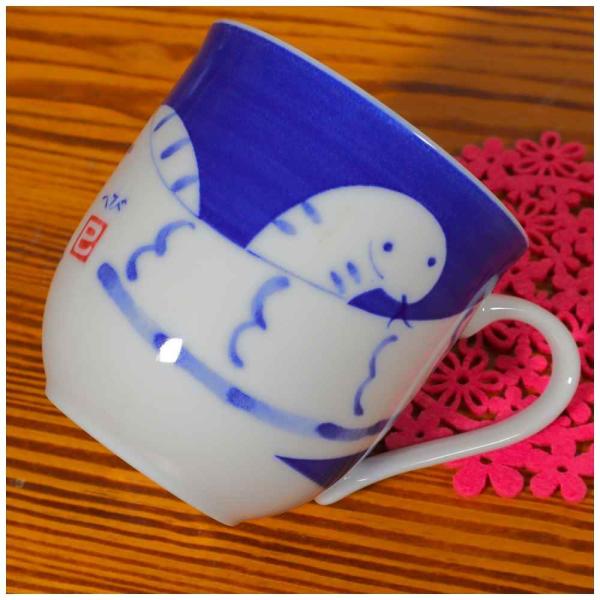 親子の干支の動物が描かれたマグカップ。今年の干支のお茶碗を使って運気向上とするか、自分の生まれ年の干支のお茶碗を使って愛着心とするかあなたのお好みに合わせてみてください。箱入りなので町内会などで粗品として皆さんに配るのもいいですね。サイズ:...