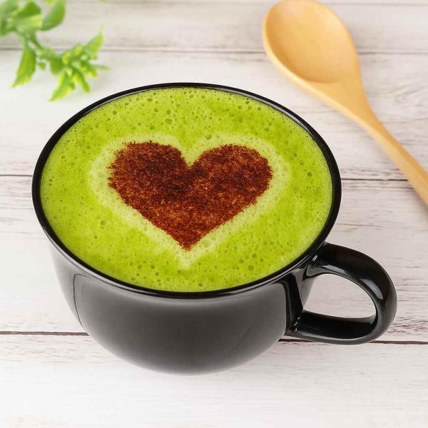 シンプルな黒いコーヒーカップです。口が広く浅めなので、紅茶やスープ、デザートなどを入れても良さそうです。サイズ: 口径8.7ｃｍx高さ5.7cm 容量:200cc(満タン)生産:日本 美濃焼磁器こちらの商品は仕入れ先が廃業となったため在庫を...