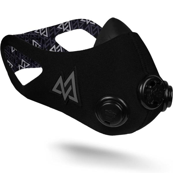 トレーニングマスクはアメリカのTraining Mask LLCが開発した呼吸筋を鍛えるための画期的なトレーニングギアです。運動時に装着する事で、トレーニングに呼吸抵抗を追加し、鍛えづらいと言われている呼吸筋に作用し「持久力」を鍛えます。呼...