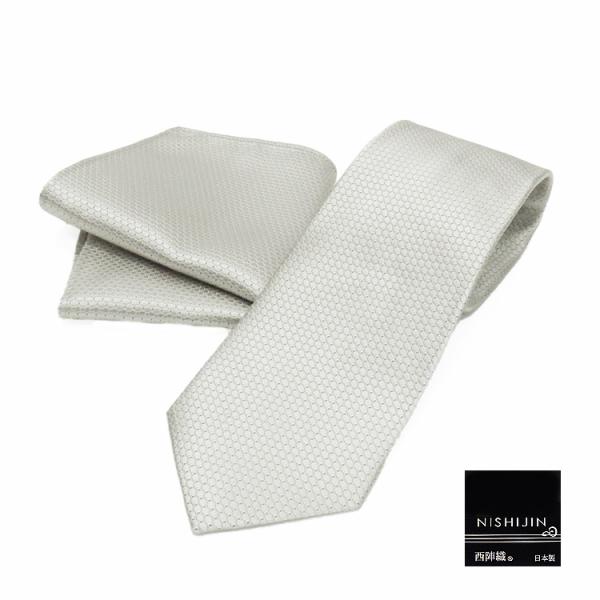 フォーマル　チーフ シルク100％ 礼装 メール便可 おしゃれ 高級 冠婚葬祭 行事 慶事 弔事 父親 日本製  披露宴 お祝い