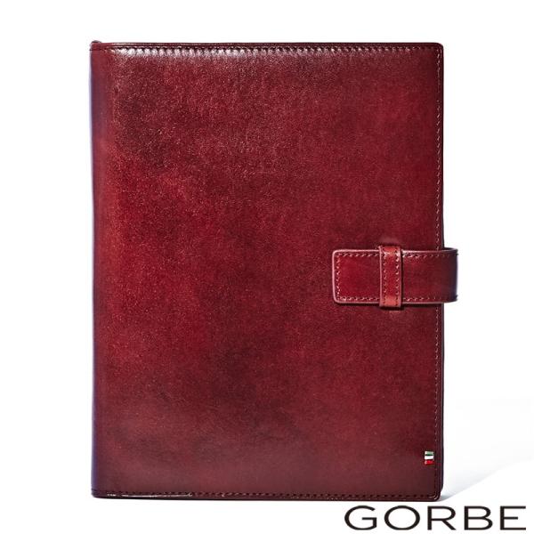 【商品名】GORBE ゴルべ イタリアンレザー手帳カバー ノートカバー A5【サイズ】タテ22.5cm×ヨコ17cm×マチ2cm (重量約250g)寸法の誤差はご容赦ください仕様： ノート（手帳）ホルダー×左右に各1、クリアカードポケット×...