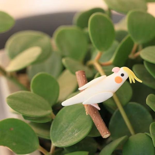 観葉植物 ピック 植物 資材 オカメインコ 手作り フラワーピック 室内 プレゼント 丈夫 ガーデニング 園芸 用品【材質】樹脂粘土、ワイヤー、（木）お祝 開店祝 開業祝 開院祝 就任祝 周年祝 移転祝 新築祝 結婚祝 昇進祝 還暦 古希 ...