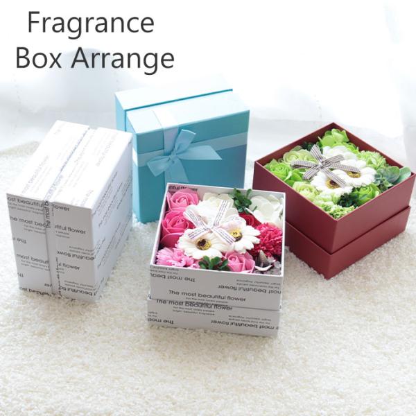 まるで本物のお花のようなクオリティ×癒しの香り かわいいギフトボックスいっぱいに詰め込まれたお花は、まるで生花のようにリアルに作られたバスソープ。ボックスを開けた瞬間、思わず笑顔になるほど華やかです。飾って楽しんだ後は、お風呂に入れてリラッ...