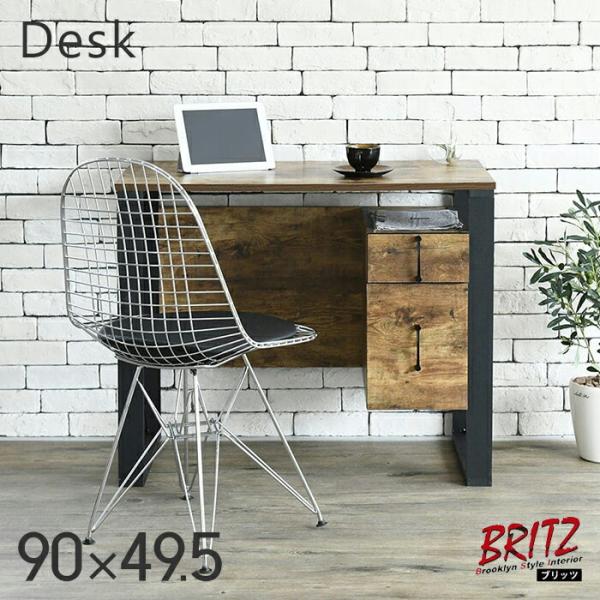 ■商品説明 カフェの雰囲気を演出できる、ヴィンテージ風シートがおしゃれなブルックリンスタイルのデスク。無骨すぎないデザインで男女問わずご使用いただけます。便利な大小2杯の引き出し付きで、下段にはA4ファイルも収納可能。■本体サイズ [外寸]...
